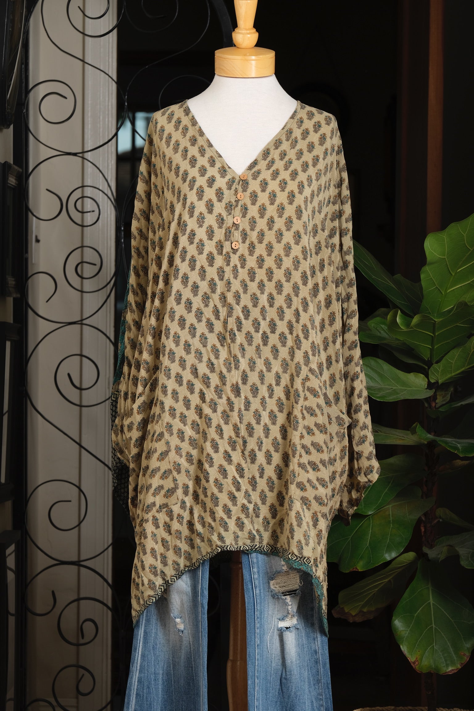 Split Tunic in Men’s Wear – Chateau Bel Age Boutique