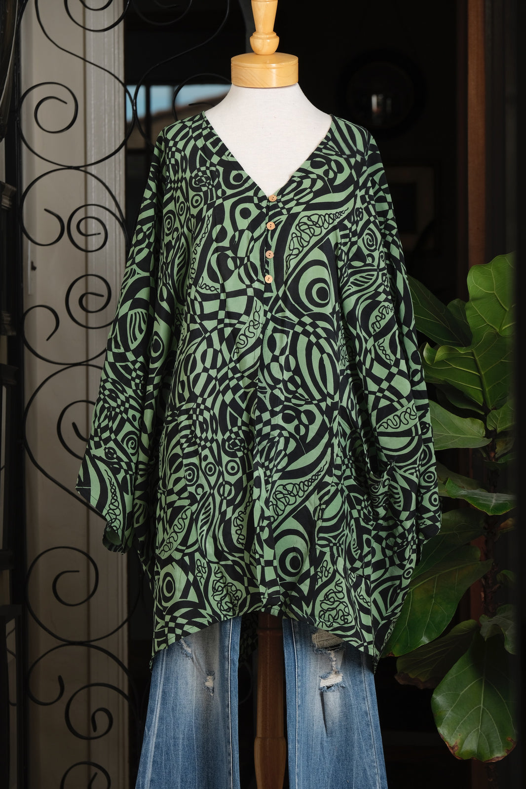 DUSTERS & TOPPERS – Chateau Bel Age Boutique