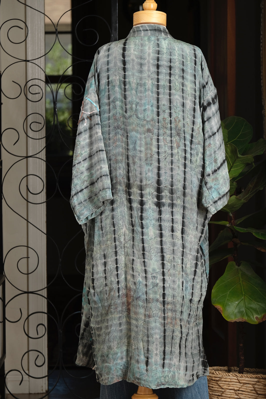 DUSTERS & TOPPERS – Chateau Bel Age Boutique