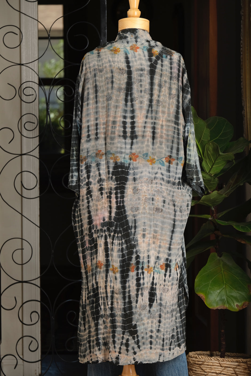 DUSTERS & TOPPERS – Chateau Bel Age Boutique