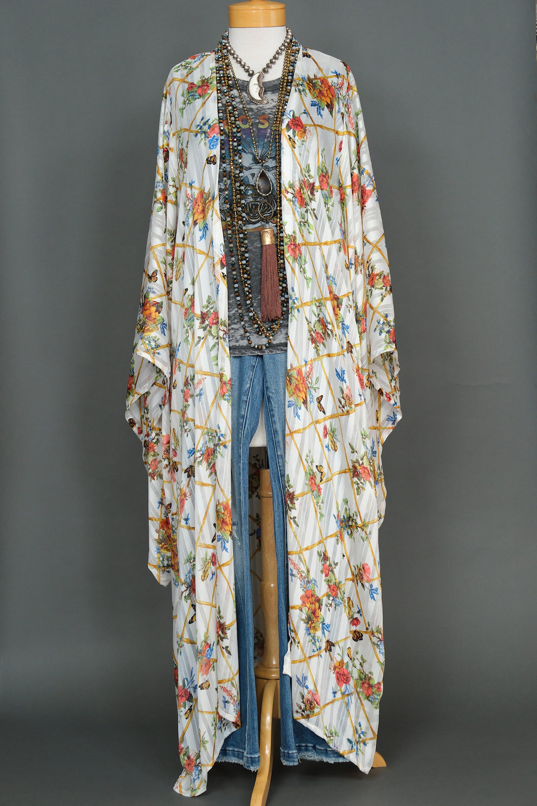 KIMONOS – Page 2 – Chateau Bel Age Boutique